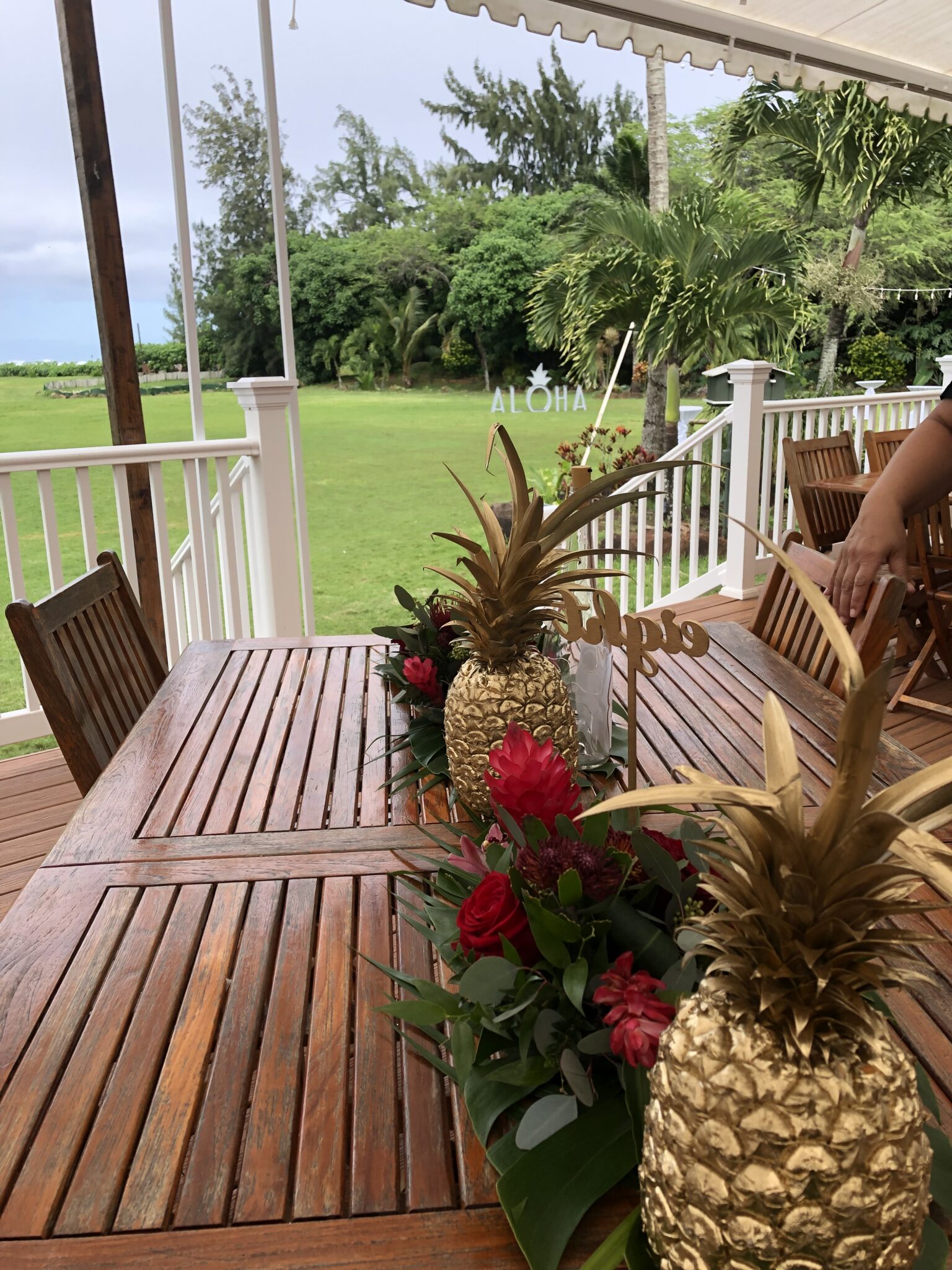 RUSTIC TEAK GARDEN TABLE SEATS 4 -6 CHAIRS - Loulu Palm Event Equipment ...